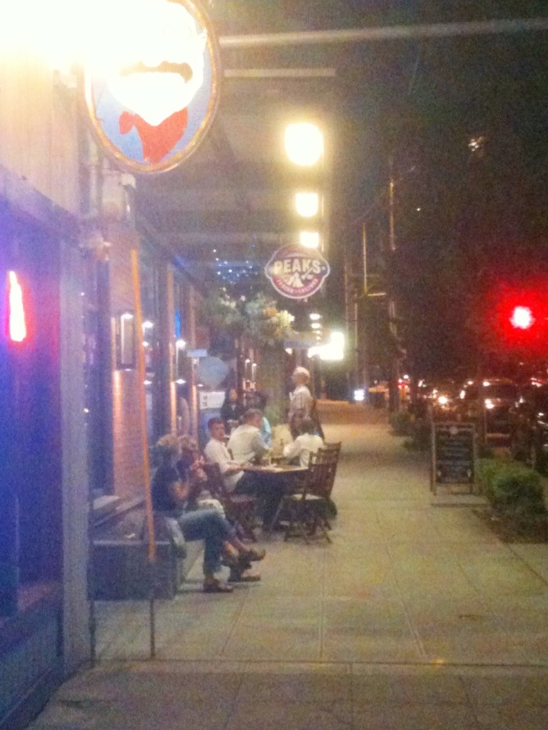 Roosevelt Night Life – Seattle Transit Blog