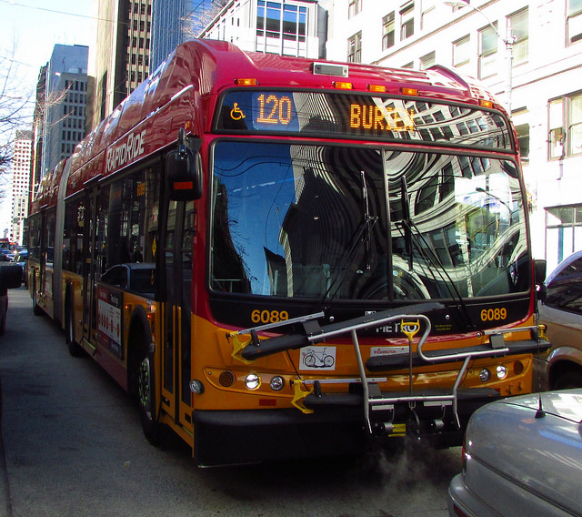 Bus lanes stay intact in RapidRide H 30% design – Seattle Transit Blog